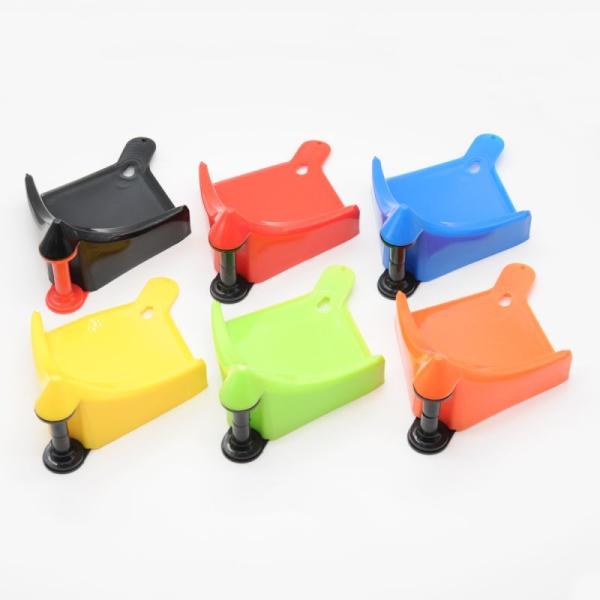 洗車時にホースを引っ張り回すと、タイヤに引っかかってとても面倒です。このホースガイドローラーは、ホースがタイヤへ引っかかるのを防止します。色は6色あります。色の選択はできません。色の選択はできませんが、2個セット・4個セットの場合は同じ色で...