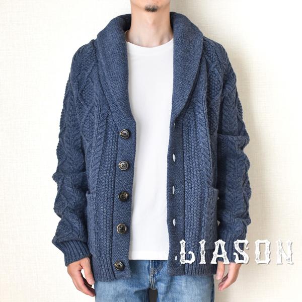 秋冬のメンズスタイルには大変重宝する、大人の定番ライトアウターです。素材には上質なニュージーランドウールを贅沢に使用。すっきりとしたシルエットも印象的で、幅広いスタイリングにマッチする一着です。テーラードジャケットのようなキレイめの印象を演...