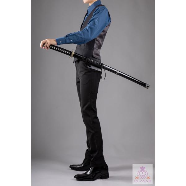 【爆買】★模造刀の固定に！帯刀ホルダー★模造刀の固定にぴったりな帯刀ホルダーです。安定感のある仕様で長い刀もしっかりと固定。付属のベルト以外にも、お手持ちのベルトへの付け替えも可能です。※5cm幅まで