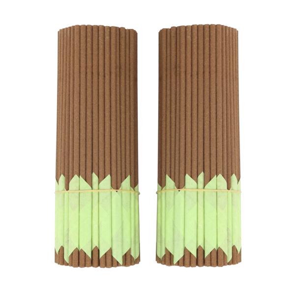 <商品説明>        ・3本1巻になっており、1本の直径約3.5mmと太めのお線香です。・風に強く、安定して燃え続けるのが特長で、お墓参りや野外の霊場でのご使用に最適です。・高野山奥之院でも長年使用されており、その香りは2...