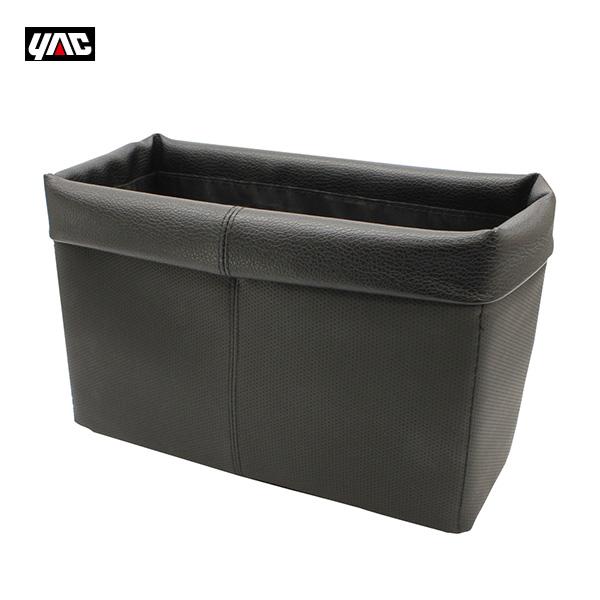 ●小物入れとしても使えるソフトなレザー調ゴミ箱。●500mlペットボトルが3本入るスリムタイプ。●フロアマットに置くだけの底面マジックテープ固定式。●横すべりしにくい強力マジックテープ採用。カラー：ブラック品番：ZE-44メーカー：槌屋ヤッ...