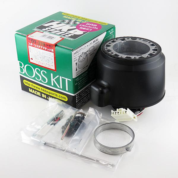 HKB SPORTSのボスは確かなハンドリング感覚をドライバーに伝えます。1969年創業の国内を代表するボスメーカーのひとつです。製品は国内自社工場で丁寧に製造しています。品質を重要視する多くのドライバー達から長年にわたり高い評価を頂いてい...