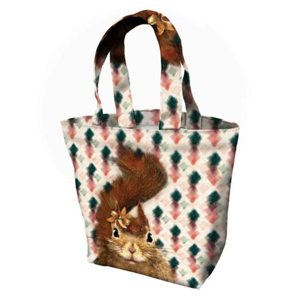 フランスで活躍するインテリアデザイナー、リュシー・ダンセットが手掛ける「Lucie dancette」のお散歩バッグ。リアルで可愛らしい動物モチーフと、ポップで鮮やかな色合いが魅力です。小ぶりなサイズながらマチ付きで収納力があり、ランチバッ...