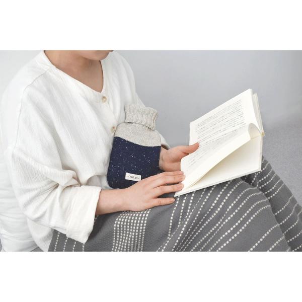 カバーに入れてお湯を注ぐだけ。じんわり優しい暖かさをキープしてくれる湯たんぽです。寒い冬の夜、お布団の中で使えばぬくぬく。リラックスタイムやデスクワークのオフィスでも。電気を使用しないので、冬の節電対策としてもおすすめです。カバーはニットの...