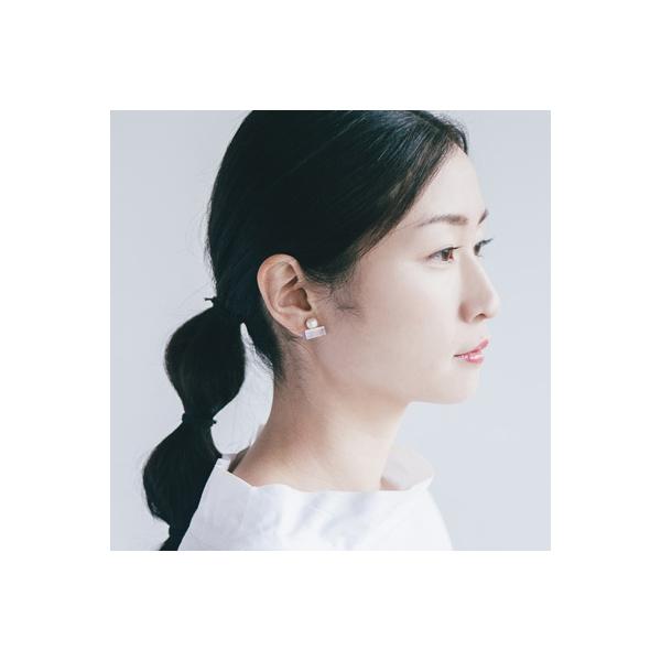 ブランド ：Sur商品名 ：長方形A（ピアス・イヤリング）カラー：クリア・カウ牛柄サイズ：W15.5×H13×D7mm※金具部分除く本体素材：セルロースアセテート、コットンパール金具素材：64チタン・シルバー（ピアス）、真鍮（イヤリング）生...