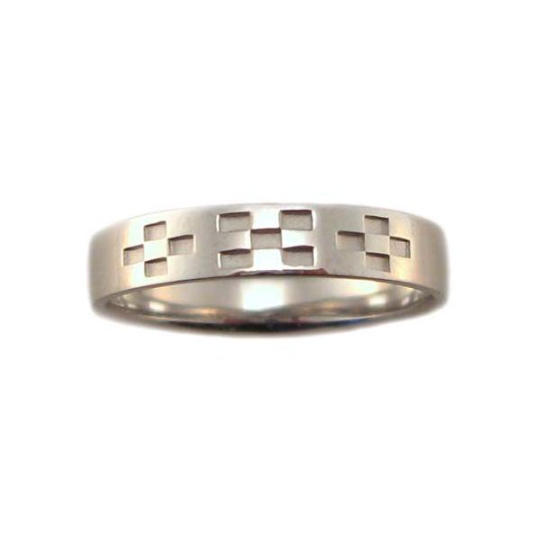 ☆琉球に伝わる伝承の世界☆琉球・いつの世も…ペアリング。琉球に伝わる伝承や図模様を刻んだリングがじわじわと評判を呼んでいるブランド”琉球”。かつて沖縄が琉球と呼ばれていた頃の物語。琉球の女性たちは意中の男性からの愛の告白に、自分で織り上げた...