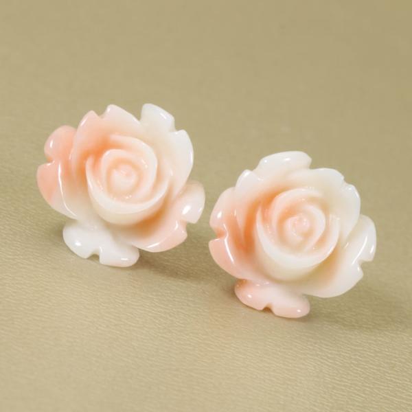 【珊瑚サイズ】直径 12mm【ピアス針】 長さ：10mm　直径：0.7mm【重さ】 2.3g 【金具素材】 K18YG 【珊瑚種類】 桃珊瑚【商品説明】シリコン付きキャッチです傷なども無く、綺麗な桃珊瑚のピアスです。