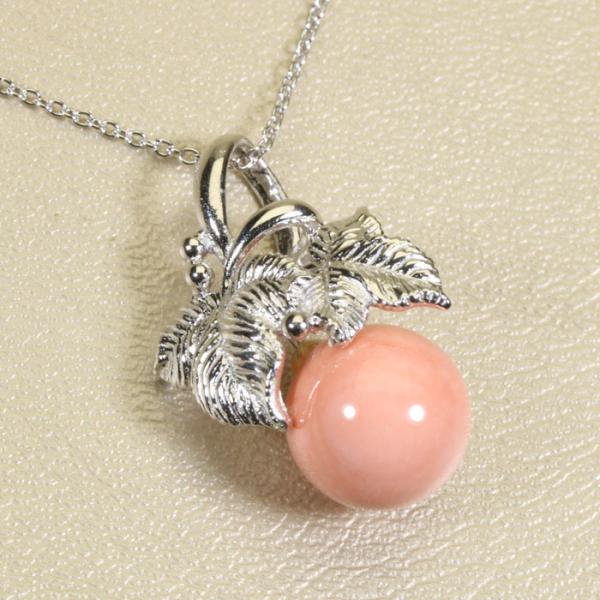 【サイズ】 トップ：16mm×22mmチェーン：45cm【珊瑚サイズ】直径10mm【重　さ】 4g（チェーン込） 【金具素材】チェーン：真鍮トップ：シルバー【珊瑚種類】ガーネ珊瑚（ミッドウェー海域産）【商品説明】チェーン付きです。 少し色ム...