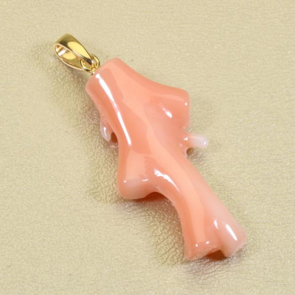 【全体サイズ】16mm×38mm【珊瑚サイズ】16mm×29mm【重さ】 2.7g 【金具素材】シルバー【珊瑚種類】 ガーネ珊瑚【商品説明】＊チェーンは別です。綺麗な色合いの珊瑚です。