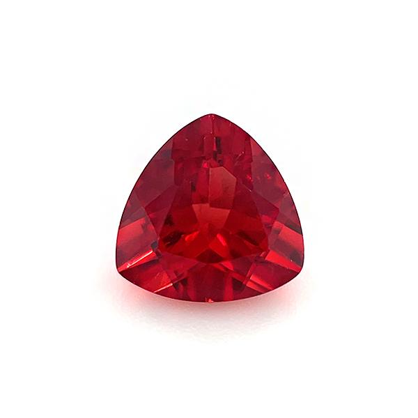 2002年に発見された新しい宝石アンデシン。ラブラドライトやムーンストーンが属する長石グループに属し、同じく長石グループのサンストーンと同様にオレンジ〜赤系の色が特徴的。中でも赤色が強いものが、もっとも希少性の高く人気があります。眺めていて...