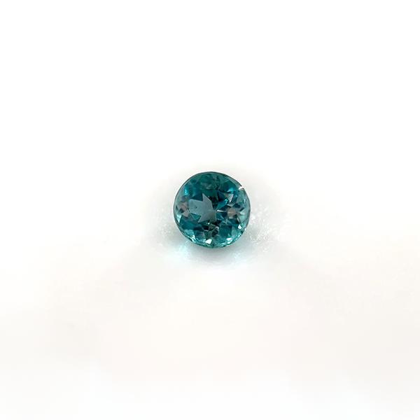 希少石のニューカマー、グランディディエライトのご紹介です。1902年にマダガスカルで発見され、フランス人探検家アルフレッド.グランディディアの名前にちなんで名づけられたこの宝石は、当初宝石品質のルースはありませんでしたが、2014年に純度の...