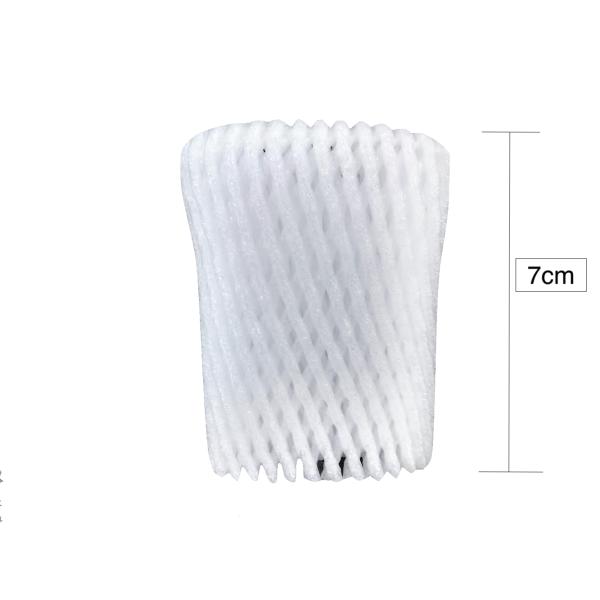 商品名：フルーツキャップ　Ｗ-７品番：510000材質：ポリエチレン梱包入数：2000枚フルーツ用緩衝材特長：連通気泡でソフト感があり、全ての果物に適しています用途：果物を傷めず包む　　　出荷には欠かせないフルーツ用キャップKEYWORDS...