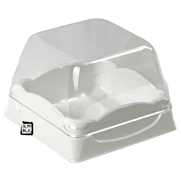 ※ご注意ください※個人宅配送不可の為、お届け先住所に農園名、店舗名、営業所名等屋号が必須となります。外寸：本体60×59×高さ18mm、蓋56×56×高さ30(蓋22)mm材質：APET仕様：外嵌合蓋、レンジ不可色・柄：本体/白、蓋/透明メ...