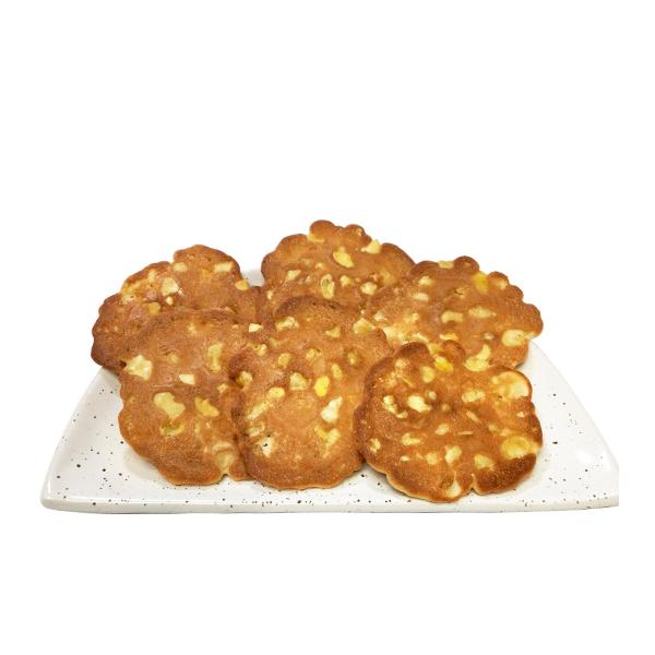 フライビーンズをたっぷり混ぜ込み又、卵も豊富にくちどけ優しい煎餅です。［分類］あられ・おかき・せんべい・かきもち