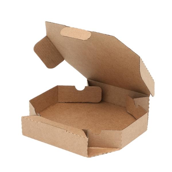 材質：未晒クラフト紙  サイズ：横 210mm 縦 2105mm 高さ 40mm  重量：90g   8インチ用（約20cm用)＊積み重ねに強い八角形のシンプルなピザ用のボックスです。＊価格にこだわり耐油耐水加工はしておりませんが、食品対応...