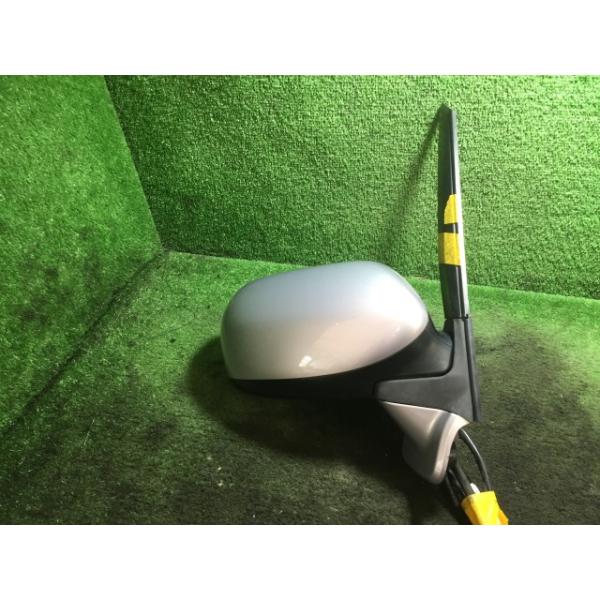 **** 商品説明を必ずご確認ください ****部品管理番号：000007966313500部品名：右サイドミラー部品区分：リサイクル品管理品番：79663車名：ステラ車両タイプ名：5ドアハッチバック通称型式：RN1D51F認定型式：DBA...