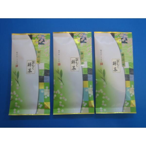 お買い得品！ 『静岡茶 かぶせ茶 かりがね深むし棒茶  』1００ｇ詰×3袋ネコポス発送です直射日光を遮って栽培するため、渋みのもとであるカテキンは通常の煎茶より少なく、旨みの元であるテアニンは多くなる。また、茶葉の色も煎茶より鮮やかになり、...