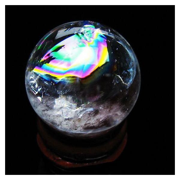 【クリスタルクォーツ（水晶）】無色透明の水晶。世界中で最も知られ、その効果は万能とされ、水晶といわれると一般にイメージするベーシックな水晶です。その透きとおった姿を見ているだけで、すがすがしい気持ちにさせてくれそうです。あらゆる水晶の中でも...