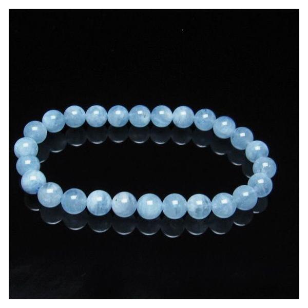 【アクアマリン（藍玉）】3月の誕生石として知られた天然石です。ベリル（緑柱石）の一種のためエメラルドやモルガナイト、レッドベリルなどと同じグループにあるパワーストーンで、アクアマリンはブルーベリルの別名を持ちます。「アクアマリン」という名称...