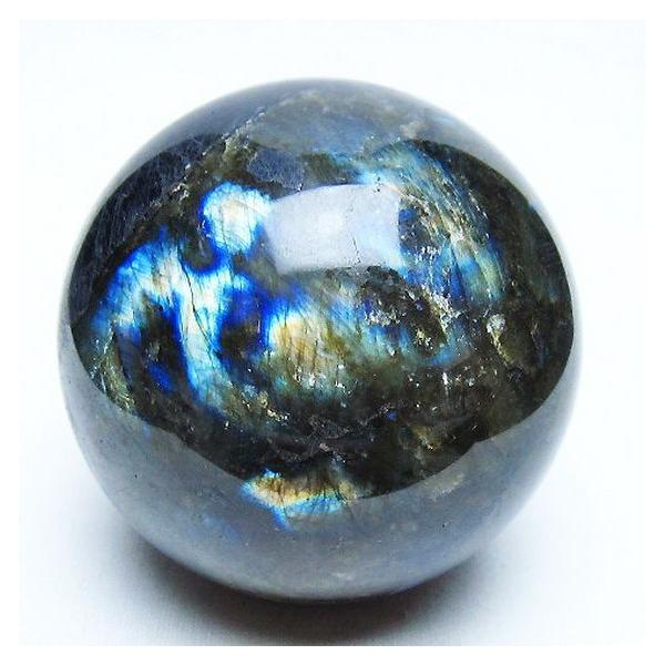 【パワーストーン】パワーストーンとは、不思議な力が宿るとされている石を指します。明確な定義はありませんが、ダイヤモンドなどの煌めくような宝石をはじめ、岩塩などの身近な鉱物など種類は様々。身に付けていると災いを遠ざけたり幸運を運んでくれるとさ...