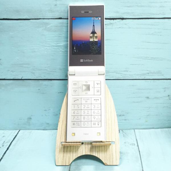 ネットワーク判定○のため安心してお使いいただけます。商品は本体（バッテリー内蔵）のみです。その他の付属品はありませんのでご注意ください。【特記事項】充電部のキャップが欠損しています。また物理「４」キーが効かないため訳あり品としてお安めに販売...