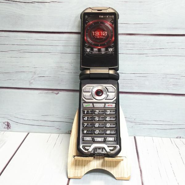 ネットワーク判定○のため安心してお使いいただけます。商品は本体（バッテリー内蔵）のみです。その他の付属品はありませんのでご注意ください。【特記事項】充電蓋が欠損しています（充電に支障はありません）。また、フレーム破損により開閉部の可動域が広...