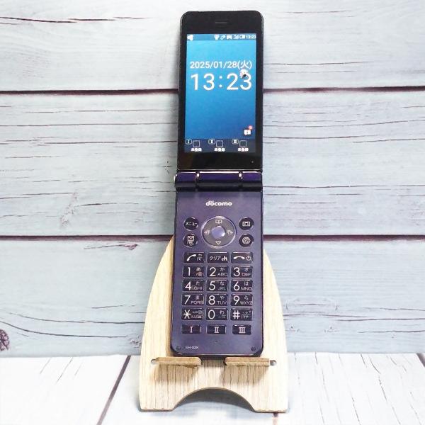 ネットワーク判定○のため安心してお使いいただけます。商品は本体（バッテリー内蔵）のみです。その他の付属品はありませんのでご注意ください。【特記事項】カメラレスケータイです。【バッテリー性能】著しい性能低下がないことを確認しています（OSから...