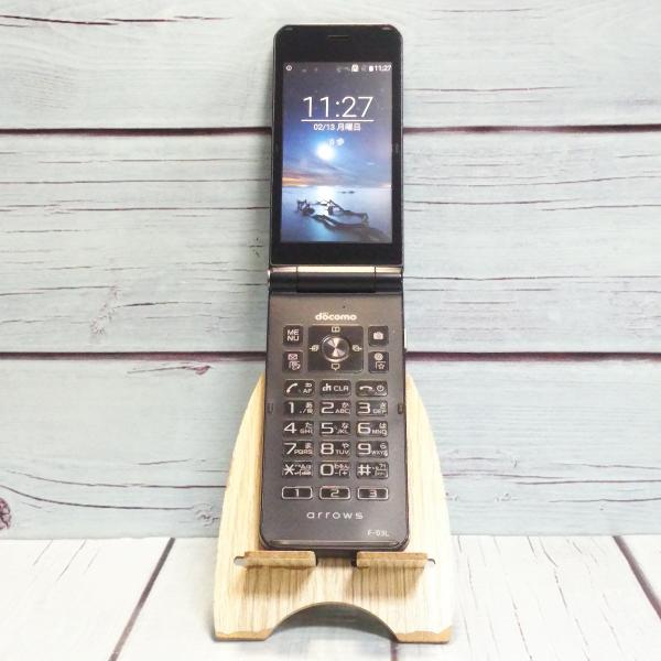 商品は本体（バッテリー内蔵）のみです。その他の付属品はありませんのでご注意ください。【特記事項】SIMトレーが欠損しています（他のSIMトレーを使ってSIMロック解除を行っています）。また、液晶不良のため訳あり品としてお安めに販売中です。【...