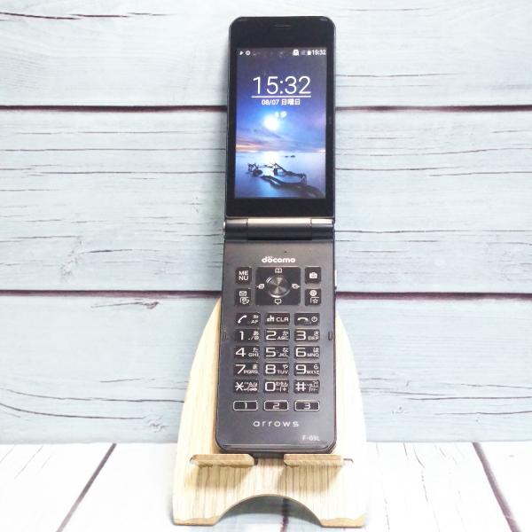 商品は本体（バッテリー内蔵）のみです。その他の付属品はありませんのでご注意ください。【特記事項】SIMトレーが欠損しています（他のSIMトレーを使ってSIMロック解除を行っています）。また、液晶不良のため訳あり品としてお安めに販売中です。【...