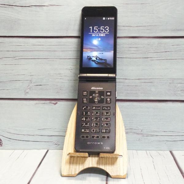 商品は本体（バッテリー内蔵）のみです。その他の付属品はありませんのでご注意ください。【特記事項】なし。【バッテリー性能】著しい性能低下がないことを確認しています（OSからの性能確認不可）【液晶の状態】擦り傷と若干の色むら、内部汚れがみられま...