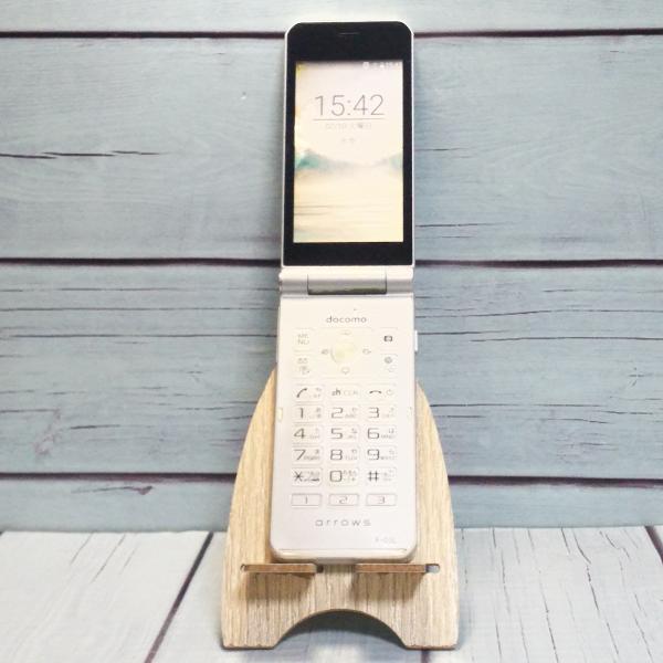 商品は本体（バッテリー内蔵）のみです。その他の付属品はありませんのでご注意ください。【特記事項】内部?がれが大きいため訳あり品としてお安めに販売です。【バッテリー性能】著しい性能低下がないことを確認しています（OSからの性能確認不可）【液晶...