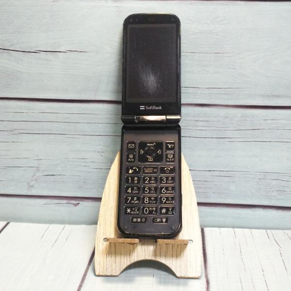 ネットワーク判定○のため安心してお使いいただけます。商品は本体（バッテリー内蔵）のみです。その他の付属品はありませんのでご注意ください。【特記事項】起動不可かつ、充電が貯まらないためジャンク品での出品です。【バッテリー性能】充電ができません...