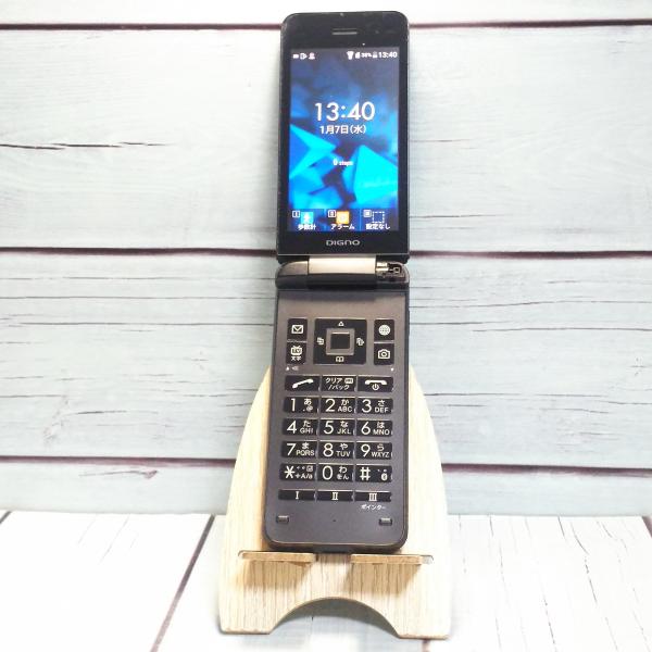 ネットワーク判定○のため安心してお使いいただけます。商品は本体（バッテリー内蔵）のみです。その他の付属品はありませんのでご注意ください。【特記事項】本体に破損がみられるため訳あり品としてお安めに販売です。【バッテリー性能】著しい性能低下がな...