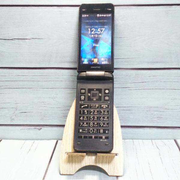 ネットワーク判定○のため安心してお使いいただけます。商品は本体（バッテリー内蔵）のみです。その他の付属品はありませんのでご注意ください。【特記事項】本体に若干の水没反応がみられます（検品時点で使用に影響はありません）。また、本体割れのため訳...