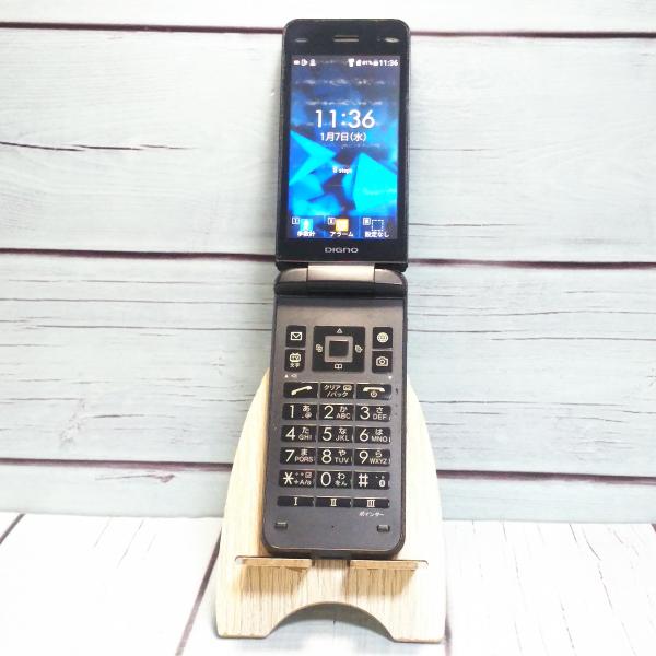 ネットワーク判定○のため安心してお使いいただけます。商品は本体（バッテリー内蔵）のみです。その他の付属品はありませんのでご注意ください。【特記事項】背面の液晶が写りません。【バッテリー性能】著しい性能低下がないことを確認しています（OSから...