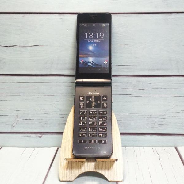 商品は本体（バッテリー内蔵）のみです。その他の付属品はありませんのでご注意ください。【特記事項】スピーカー不良により音が出ないため訳あり品としてお安めに販売です（バイブレーションと通話ができることは確認済みです）。【バッテリー性能】著しい性...