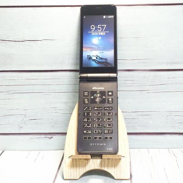 商品は本体（バッテリー内蔵）のみです。その他の付属品はありませんのでご注意ください。【特記事項】擦り傷によりアウトカメラに濃い曇りがみられるため、訳あり品としてお安めに販売中です。【バッテリー性能】著しい性能低下がないことを確認しています（...