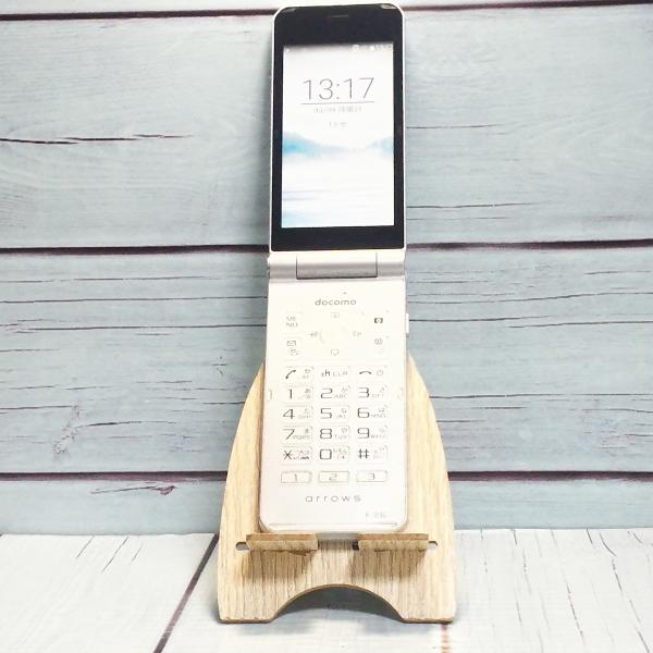 商品は本体（バッテリー内蔵）のみです。その他の付属品はありませんのでご注意ください。【特記事項】擦り傷によりアウトカメラに若干のくもりがみられます。【バッテリー性能】著しい性能低下がないことを確認しています（OSからの性能確認不可）【液晶の...