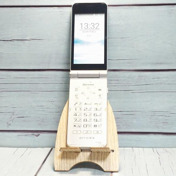 商品は本体（バッテリー内蔵）のみです。その他の付属品はありませんのでご注意ください。【特記事項】なし。【バッテリー性能】著しい性能低下がないことを確認しています（OSからの性能確認不可）【液晶の状態】薄っすらと赤みがかった色むらと若干の傷が...