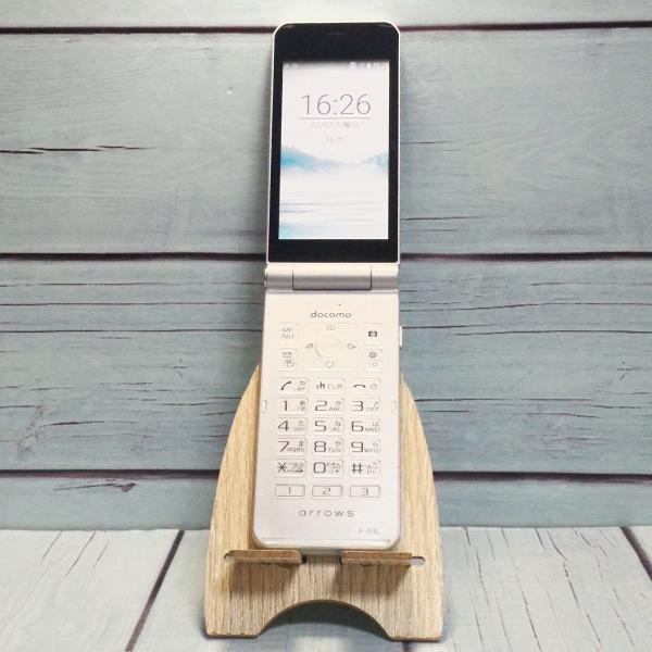 商品は本体（バッテリー内蔵）のみです。その他の付属品はありませんのでご注意ください。【特記事項】なし。【バッテリー性能】著しい性能低下がないことを確認しています（OSからの性能確認不可）【液晶の状態】若干の擦り傷と赤みがかった色むらがみられ...