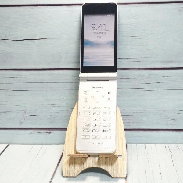 商品は本体（バッテリー内蔵）のみです。その他の付属品はありませんのでご注意ください。【特記事項】スピーカー不良により音が鳴らないため訳あり品としてお安めに販売中です（バイブと通話が可能なことを確認しています）。【バッテリー性能】著しい性能低...