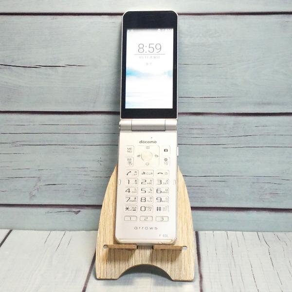 商品は本体（バッテリー内蔵）のみです。その他の付属品はありませんのでご注意ください。【特記事項】なし。【バッテリー性能】著しい性能低下がないことを確認しています（OSからの性能確認不可）【液晶の状態】擦り傷とボタン痕、色むらと右側に表示不良...