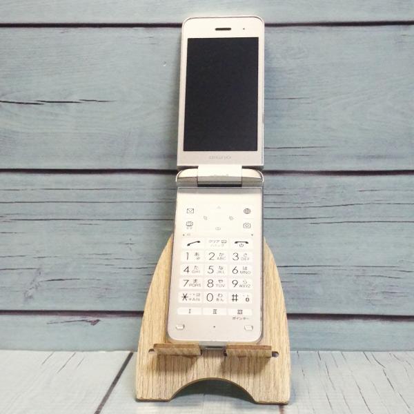 ネットワーク判定○商品は本体（バッテリー内蔵）のみです。その他の付属品はありませんのでご注意ください。【特記事項】液晶が点かないためジャンク品での出品です（ボタン操作の音は鳴るので、液晶部の故障だと思われます）。部品取り等にご利用ください。...