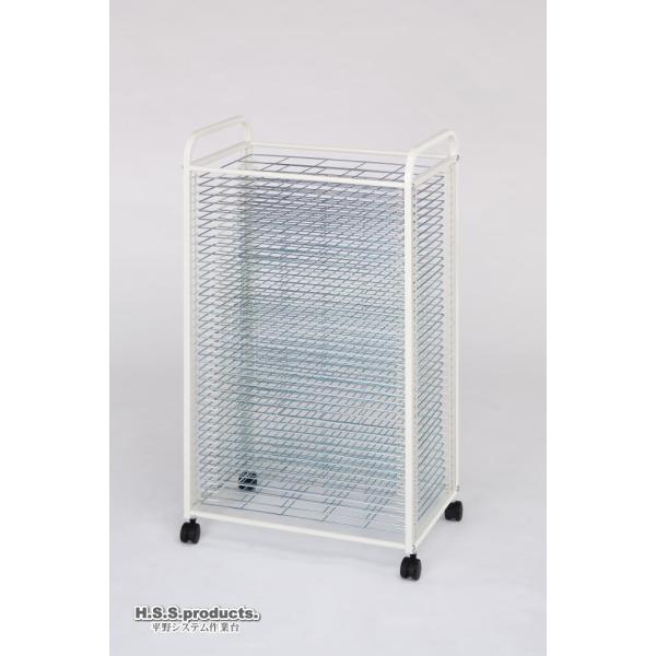 スリム絵画乾燥棚　差込式４０段（画板整理兼用）※画板は付属しません。 ○サイズ 幅６６０×奥行４５０×高さ１２１５パイプサイズ：１９角のスチールパイプ仕様○重量 ２６ｋｇ（本体のみ１２ｋｇ、アミ棚のみ１４ｋｇ）○材質 材質：本体：スチール（...