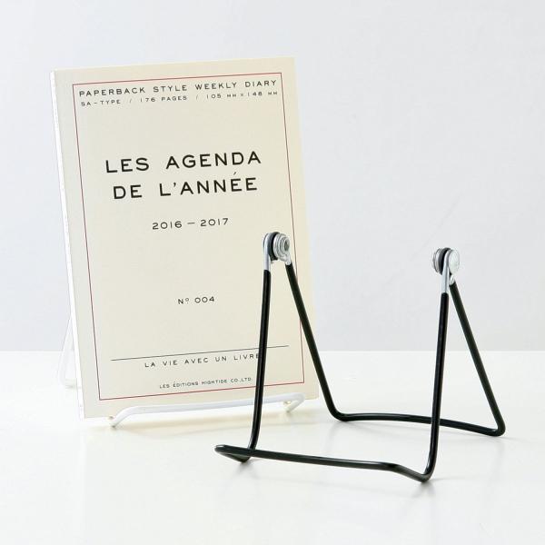 アメリカのブックストアやインテリア・雑貨ショップ、食器売り場などで 使われるワイヤーのディスプレイスタンドです。 樹脂で覆われたワイヤーはアルバムや参考書などもしっかりとホールド。 ディスプレイに複数使えば統一感も生まれ、まさにプロの雰囲気...