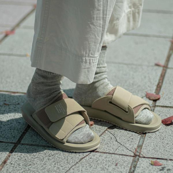 福岡県久留米市のシューズメーカーMOONSTAR（ムーンスター）の、スポーツサンダルよりも気軽で、スライドサンダルよりもフィッティングに優れたサンダルです。フィッティングに特化した介護用シューズをルーツとしており、高弾性の中敷きで快適な履き...
