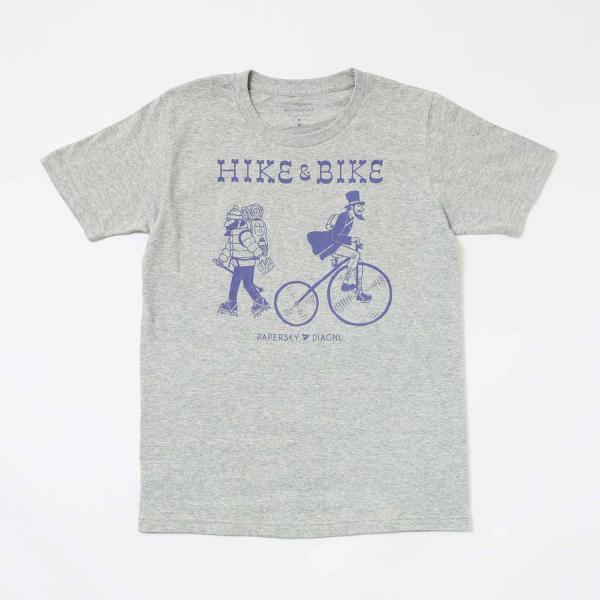 PAPERSKY × DIAGNL のコラボTシャツ。個性的なハイカーとサイクリストが描かれたTシャツは、ジェリー鵜飼さんによるデザインです。サイズ：(XS) 身丈62.0 × 身幅45.0 × 袖丈20.0 (cm)(M) 身丈68.0 ...