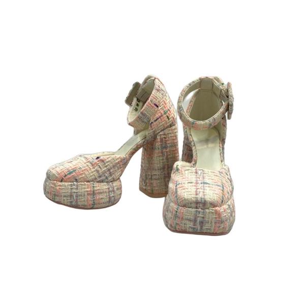 出品日:20251128 性別:レディース ジャンル1:ファッション ジャンル2:サンダル シーズン:ALL（オールシーズン） カラー:ホワイト系その他 状態ランク:C ブランド:チャールズ＆キース ブランド: CHARLES＆KEITH