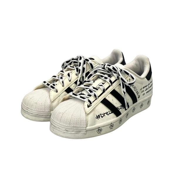 出品日:20260212 性別:レディース ジャンル1:ファッション ジャンル2:スニーカー シーズン:ALL（オールシーズン） カラー:ホワイト系その他 状態ランク:B ブランド:アディダス ブランド: adidas 型番:GV9804