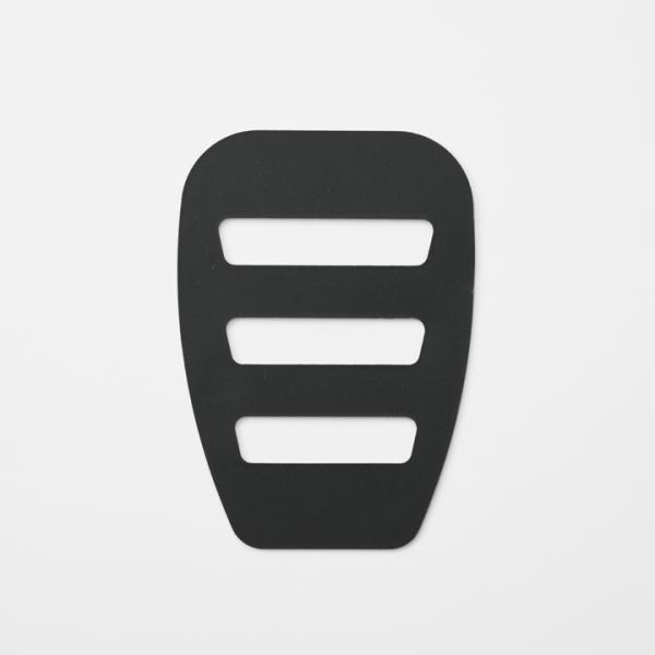 ポケットチーフホルダーチーフの形を作り、ホルダーの穴に通してポケットに挿すだけで美しく仕上がります。結婚式などの長時間の場でも、型崩れすることなくキレイな形をキープします。◆こちらの商品は、ポストにお届け(送料無料、時間帯指定不可)いたしま...